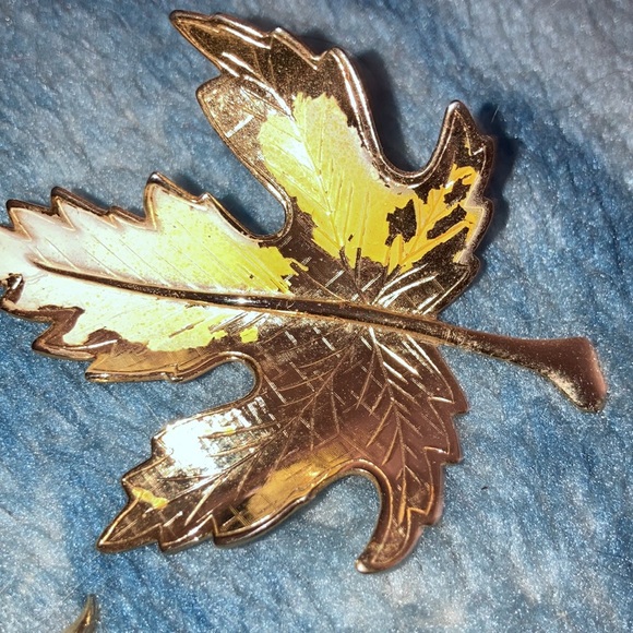 Jewelry | Vintage Pretty Leaf Broach | Poshmark